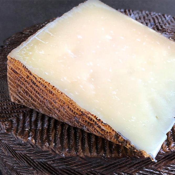 Spanish Cheese Collection: 5 Artisan Cheeses in Exquisite Gift Box ...